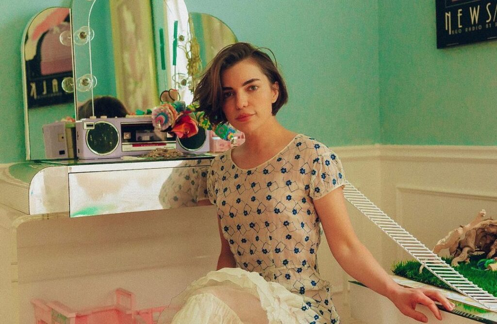 Angela Trimbur Bio, Wiki, Age, Family, Career, and Net Worth